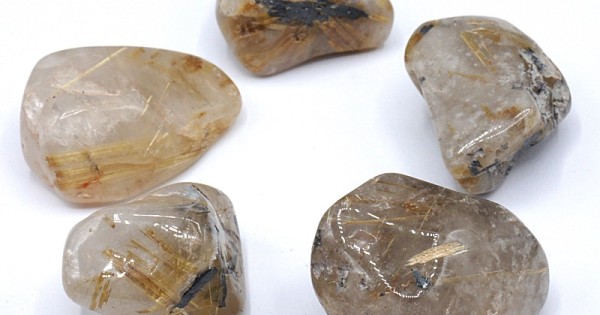 Cuart rutilat piatra rulata - Universul Cristalelor