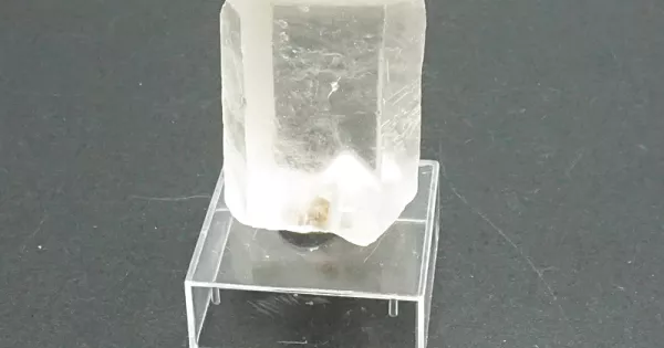 Cuart fantoma - Universul Cristalelor