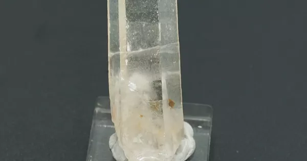 Cuart fantoma - Universul Cristalelor