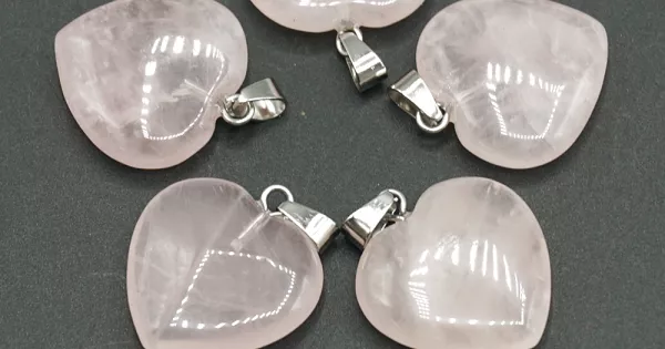 Pandantiv cuart roz inima - Universul Cristalelor