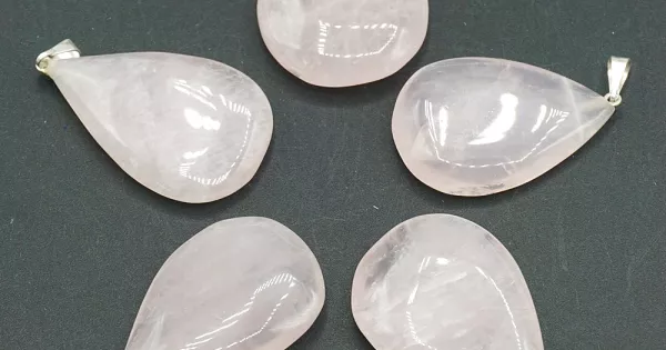 Pandantiv cuart roz - Universul Cristalelor