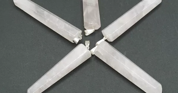 Pandantiv cuart roz varf - Universul Cristalelor