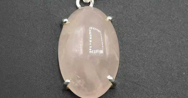 Pandantiv cuart roz - Universul Cristalelor