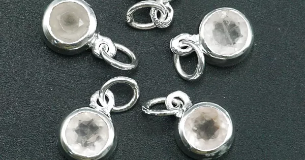 Pandantiv cuart roz - Universul Cristalelor