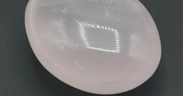 Cuart roz polisat - Universul Cristalelor