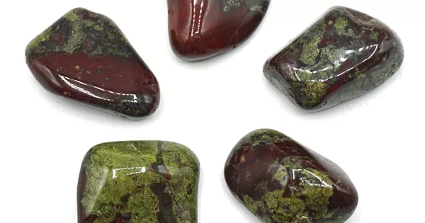 Jasp sangele dragonului piatra rulata - Universul Cristalelor