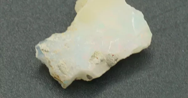 Opal de foc - Universul Cristalelor