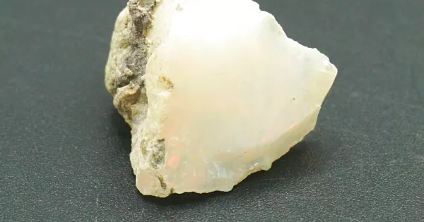 Opal de foc - Universul Cristalelor