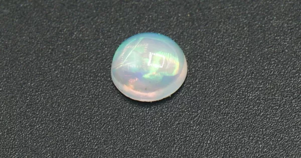 Opal de foc - Universul Cristalelor