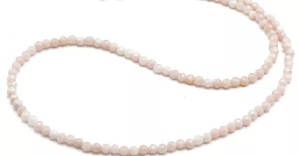 Colier opal roz rotund fatetat - 3,5 mm - Universul Cristalelor