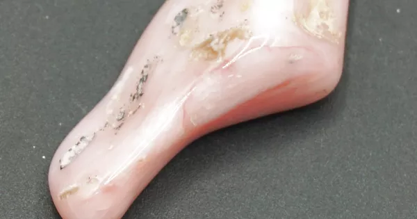 Opal roz piatra rulata - Universul Cristalelor