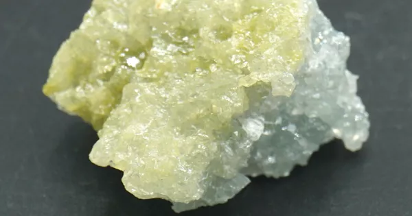 Zincit - Universul Cristalelor