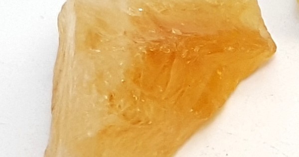 Citrin - Energie și Prosperitate - Universul Cristalelor