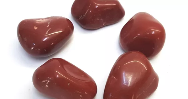 Jasp rosu piatra rulata - Universul Cristalelor