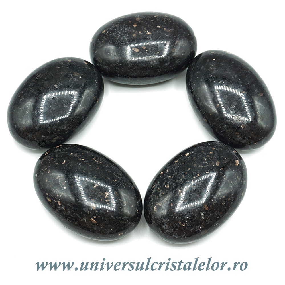 Nuumit polisat - Universul Cristalelor